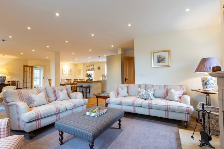 The Moorhouse, Near Ripon, Sleeps 18 - Ripon