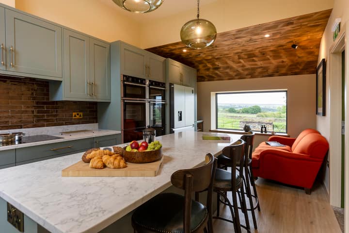 The Moorhouse, Near Ripon, Sleeps 18 - Pateley Bridge