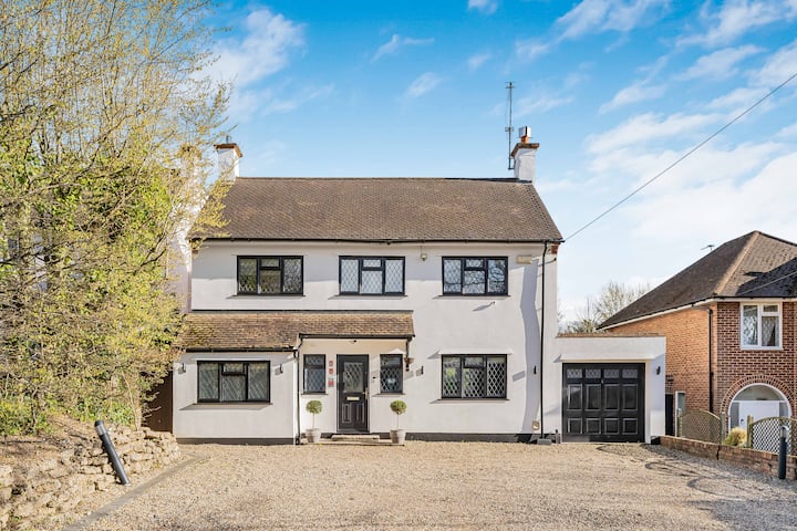 Radlett Luxury Stay, Garden & Direct London Access - St Albans, UK