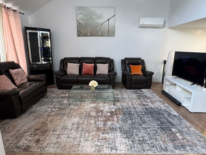 Family-friendly House | Quiet Comfort - Brossard