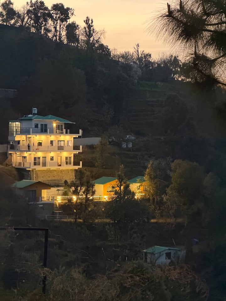 Oak And Ridge - Almora