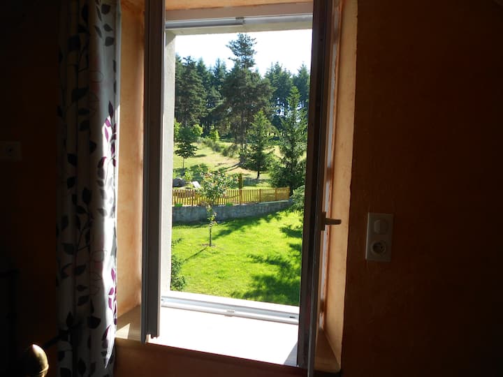 Appartement Indépendant Dans Maison D'habitation - Saint-Chély-d'Apcher
