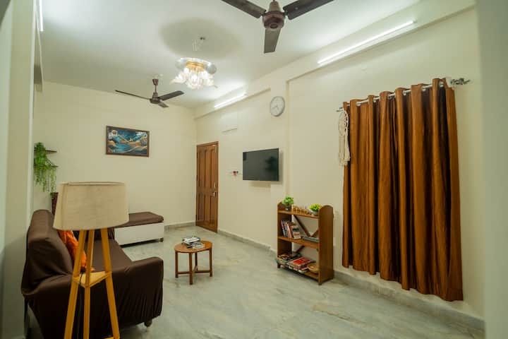 Cozy 1bhk Retreat In Jabalpur | The Gharrr Stay - Jabalpur