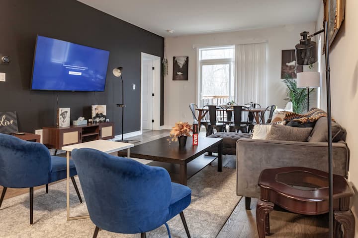 10 Min To Falls • Sleeps 13 • Tesla Charger • Wifi - Niagara Falls