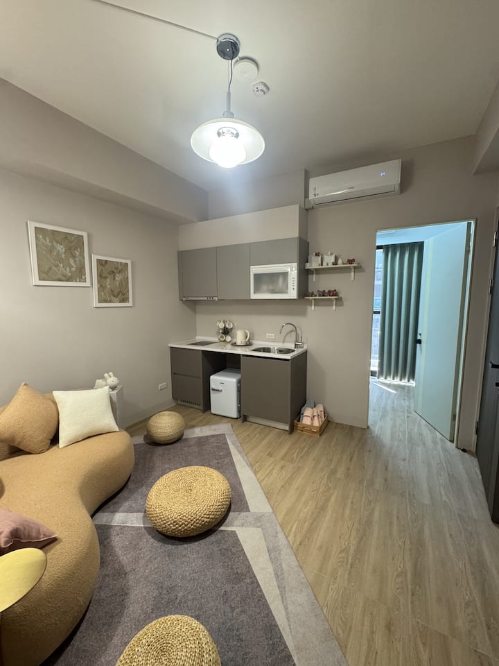 偶遇By Chance Stay-雲林虎尾包棟民宿｜奶茶四人房（左）｜雙區設計・共用衛浴・5樓 - 더우난 진