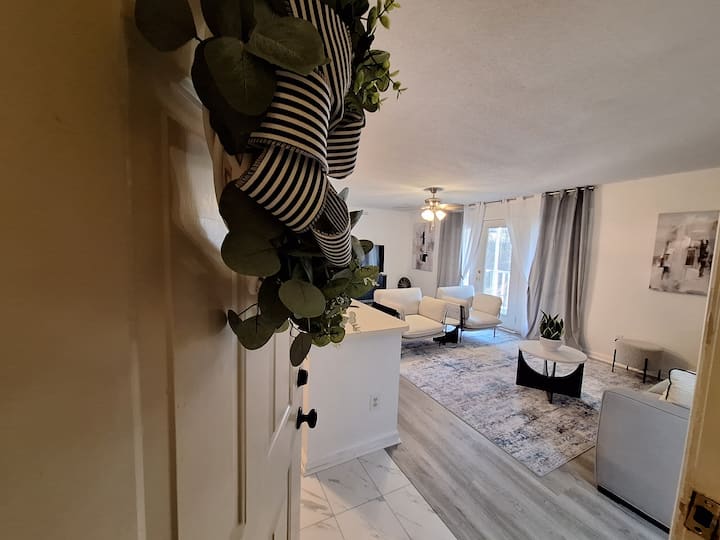 Commons On The Lake - Greensboro