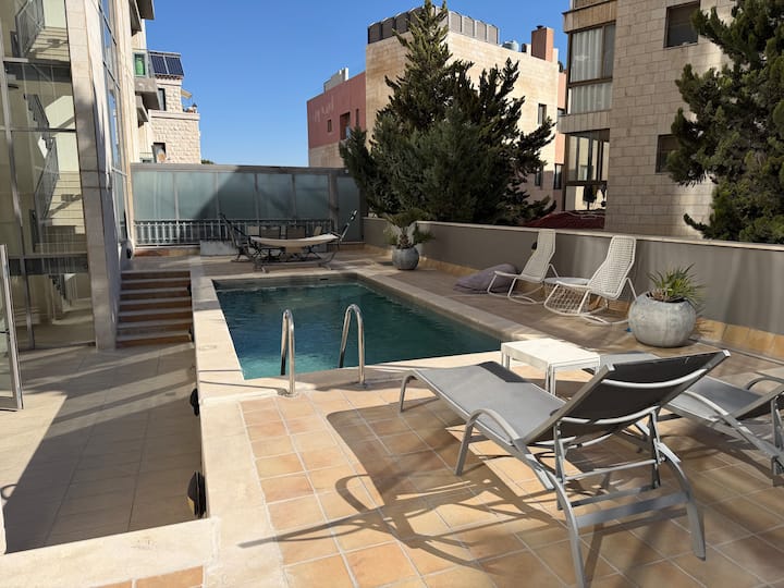 Elegant House With A Cozy Pool Bathroom - Jordan