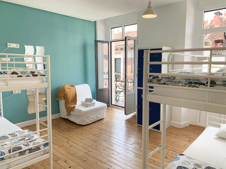 Cama (Litera) En Leonhostel En Hab. De 4 Camas - León, Spain