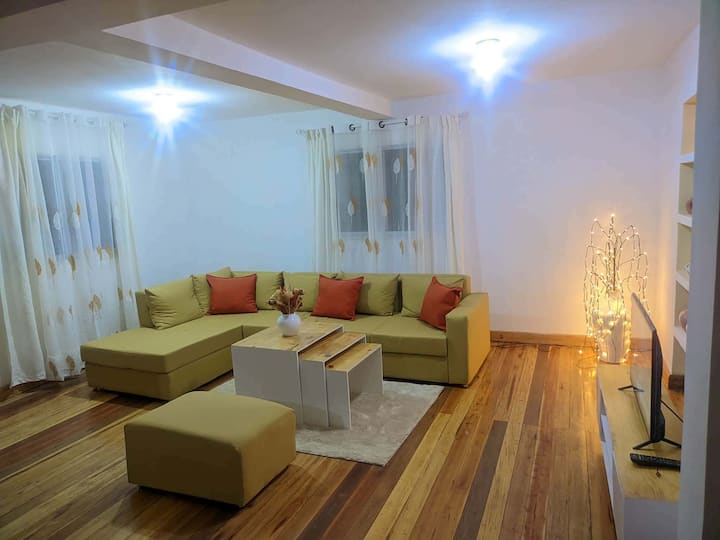 Villa Emmanuel -2
De 02 à 4 Voyageurs - Antananarivo