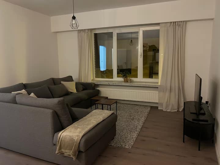 Mooi App In Vrasene, Vlak Aan De Haven (E34) - Beveren