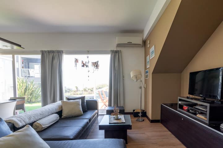 Frente Al Mar Con Patio Y Cerca Del Centro - Pinamar