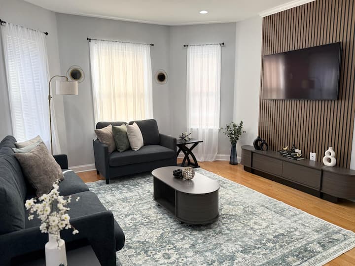 Comfortable 3br In Lowell – Open Layout - La Rivera, Pelham