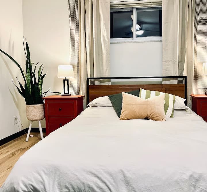 "The Gem" Fully Renovated Private Apartment - New - Yellow Springs, OH