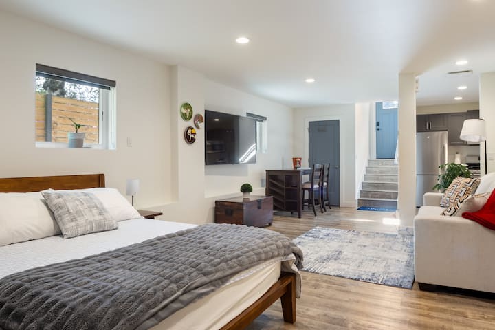 Watson's Ravenna Guest Suite - Seattle, WA