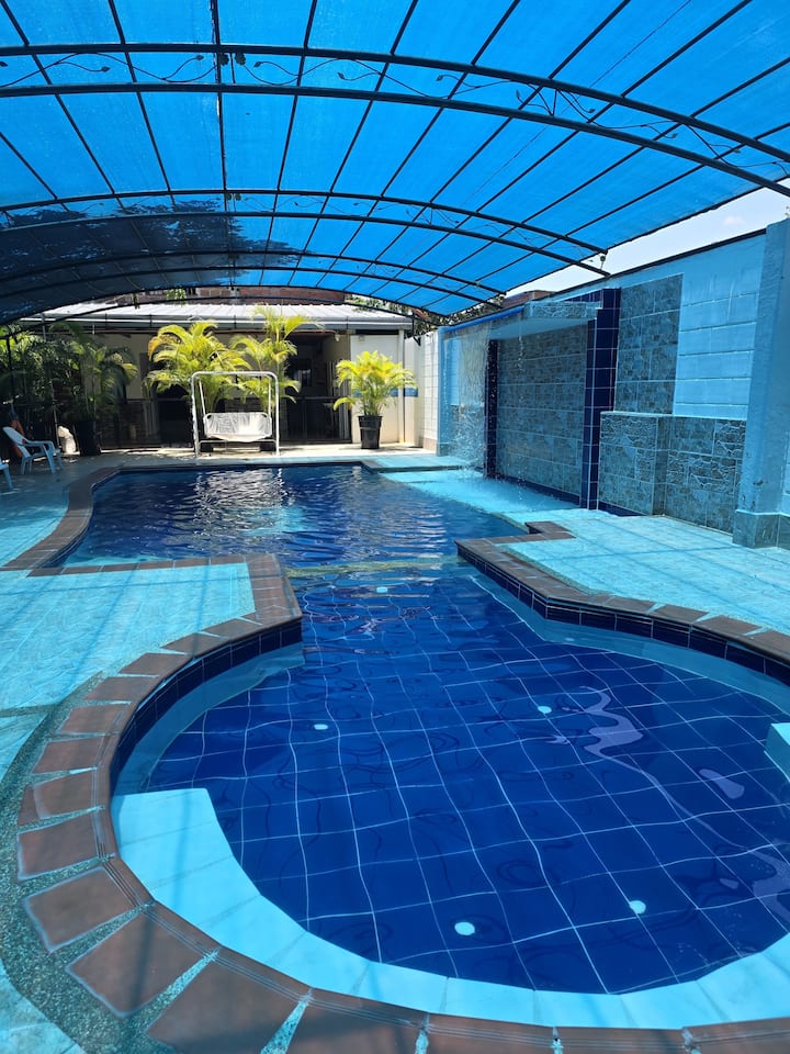 Casa Campestre Con Piscina En Fortalecillas, Neiva - 