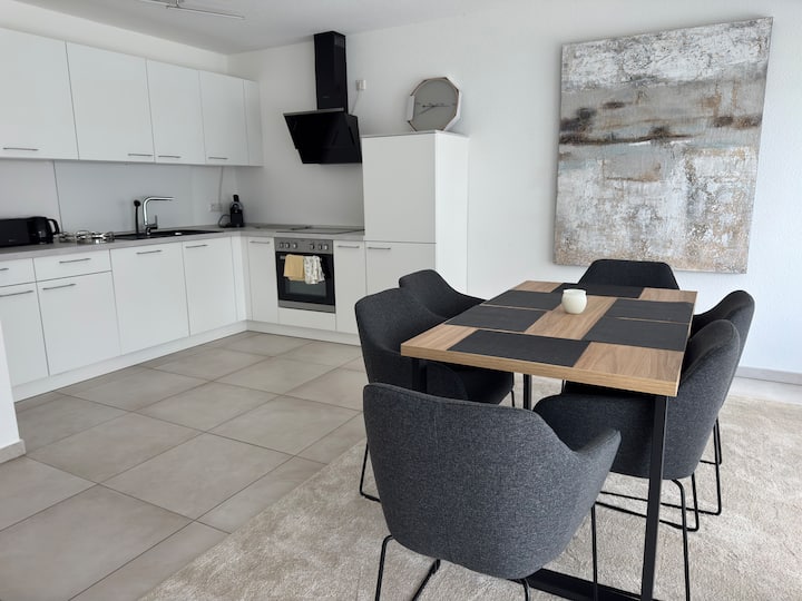 Helle Moderne Wohnung Mit Großer Sonnenterrasse - Kassel