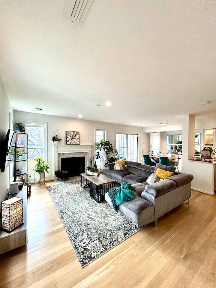 •	Luxury Stay 1br | Comfort & Workspace. - Gaithersburg, MD