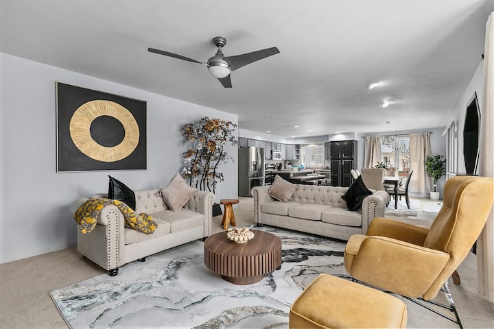 Grandchute Luxurious Stay - Greenville, WI