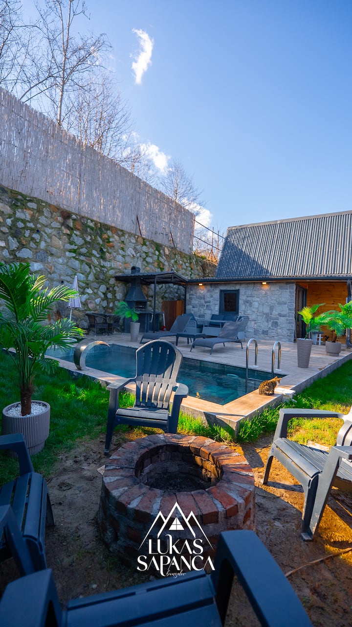 Kadehini Göl Ve Vadi Manzarası Eşliğinde Kaldır - Sapanca