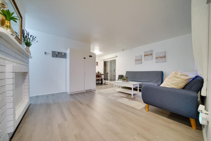 Central Bellevue South Suite Near Downtown & I-90 - Bellevue