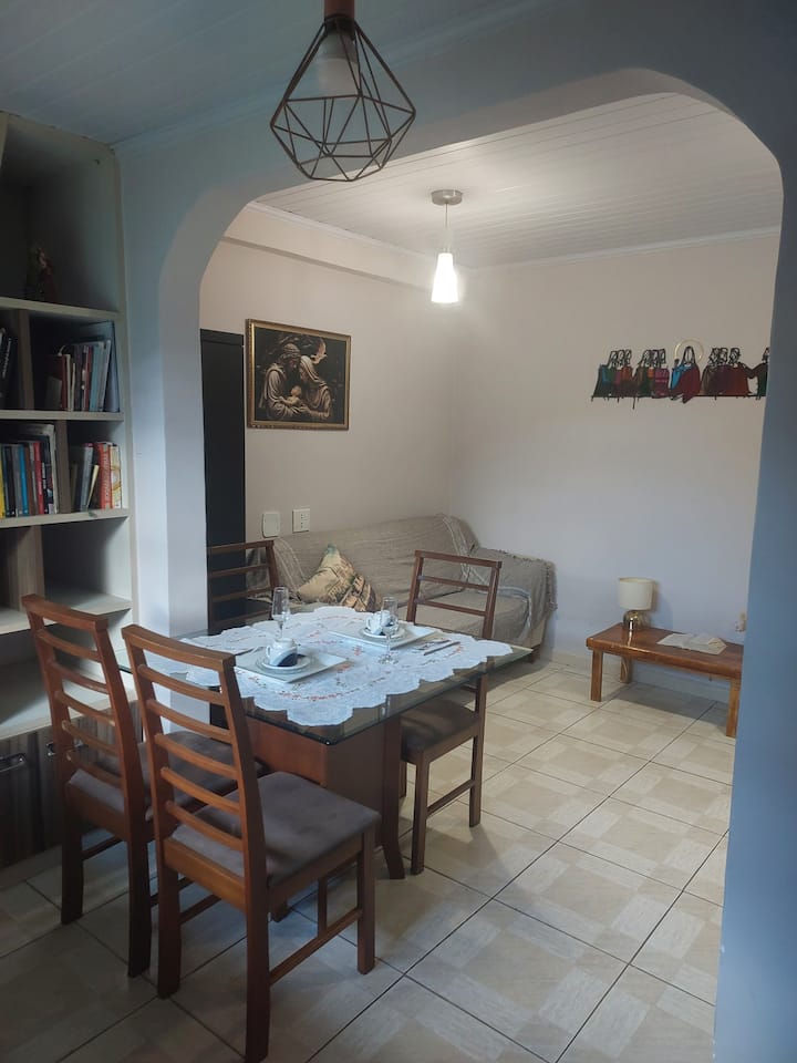 Casa Aconchegante Com 2 Vagas De Garagem No Centro - Petrópolis