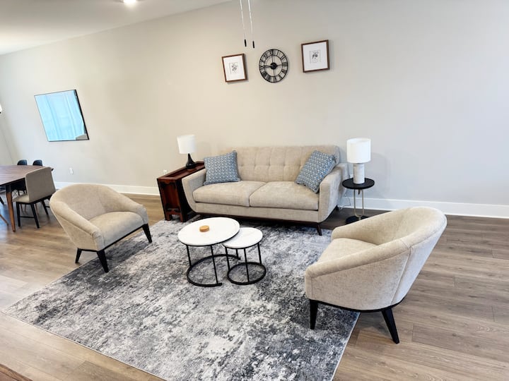 Beautiful & Cozy Townhome, Sleeps 6 - Lebanon, TN
