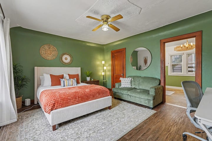 The Sage Loft 
Homey Fully Private - Muskegon, MI