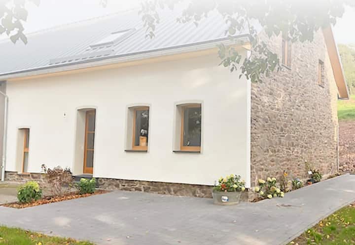 Kleines Renoviertes Ferienhaus In Der Eifel. - Blankenheim