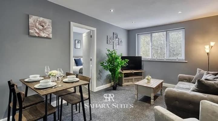 Stylish 2br Home | Family & Contractors | Parking - プレストン