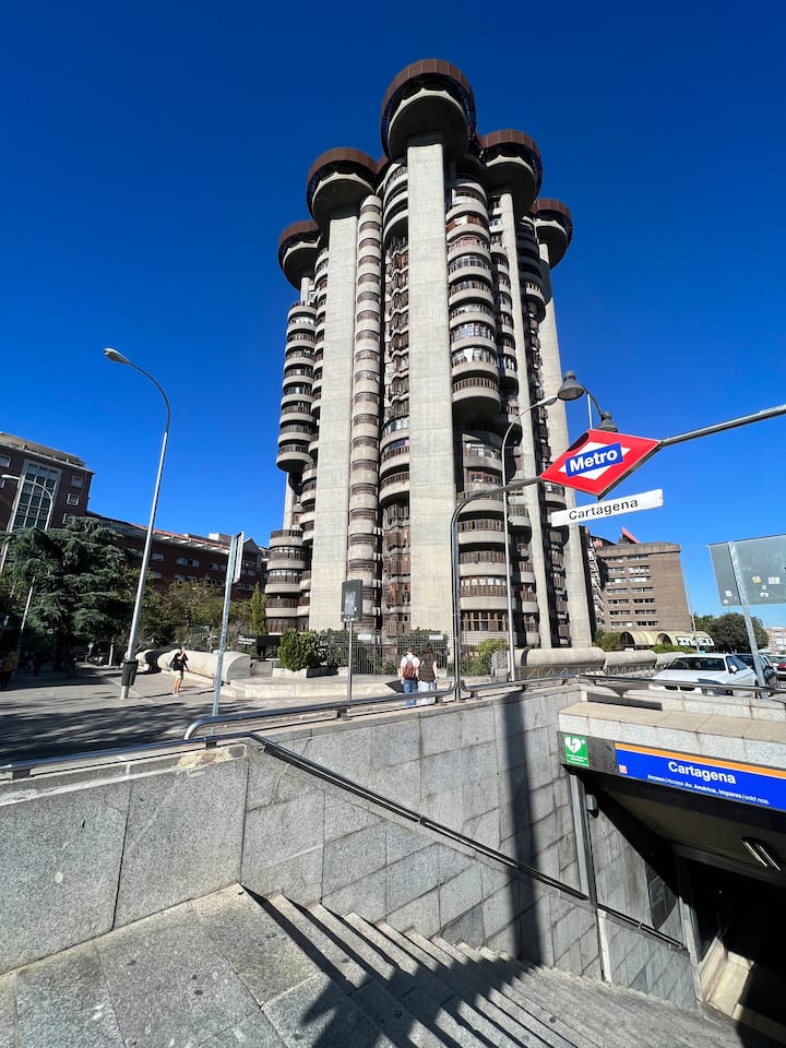 Iconic Sky Residence In Madrid - Madrid