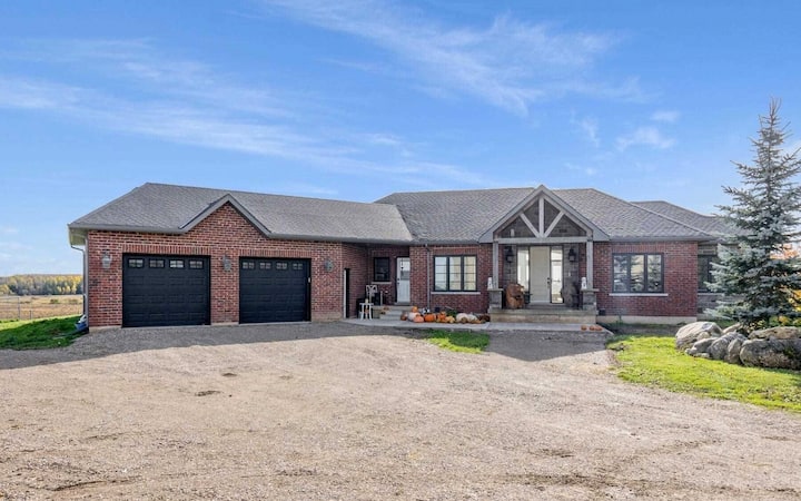 The Grand Oasis – Private Luxury Estate - Shelburne