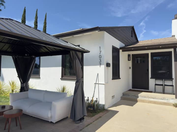 3 Bdr House Right Next To Van Nuys Airport - Topanga, CA