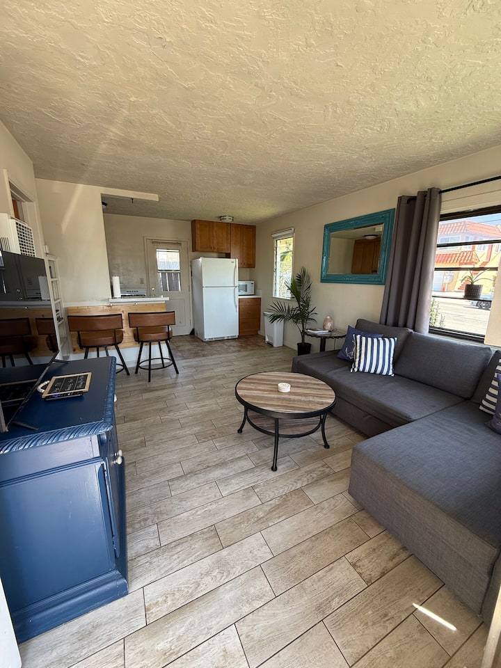 The Sandy Bungalow; Walk To The Beach! - San Clemente, CA
