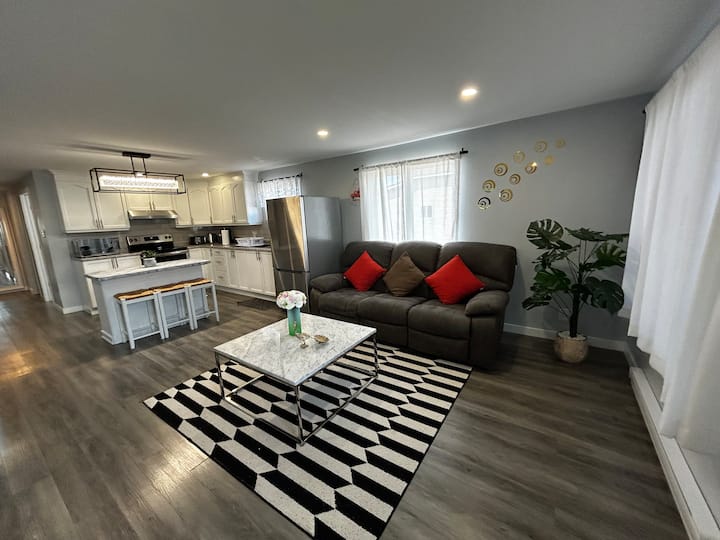 2 Bed 1 Bath Suite In Moncton - Moncton