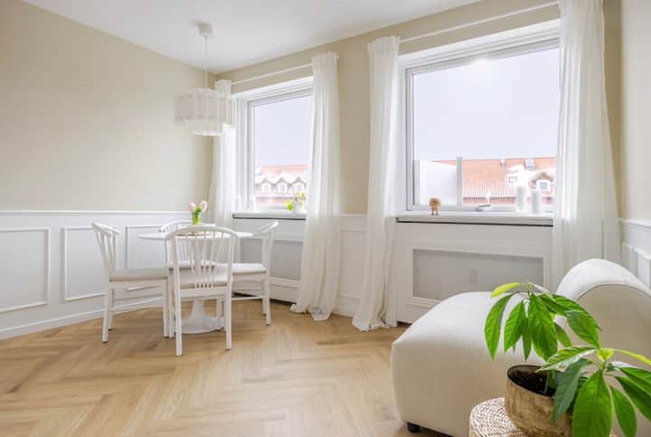Herskabelig Lejlighed I Unikt Kvarter - Copenhagen