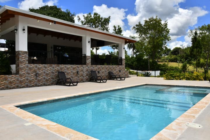 Pasadía Familiar Con Piscina-área Social - Dominican Republic