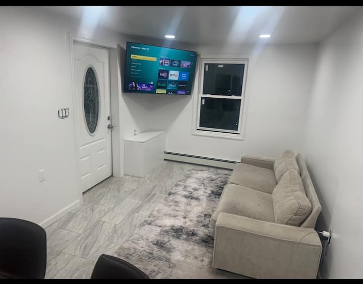 Beautiful Fully Renovated Apartment - Massapequa, NY