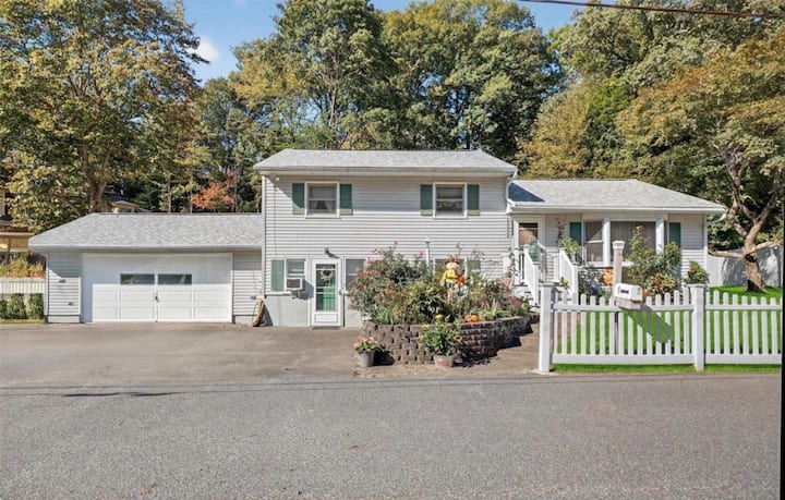 Hudson Hideaway - Woodbury, NY