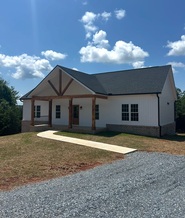 Private, Secluded Beautiful Home In The Country. - Lynchburg, VA