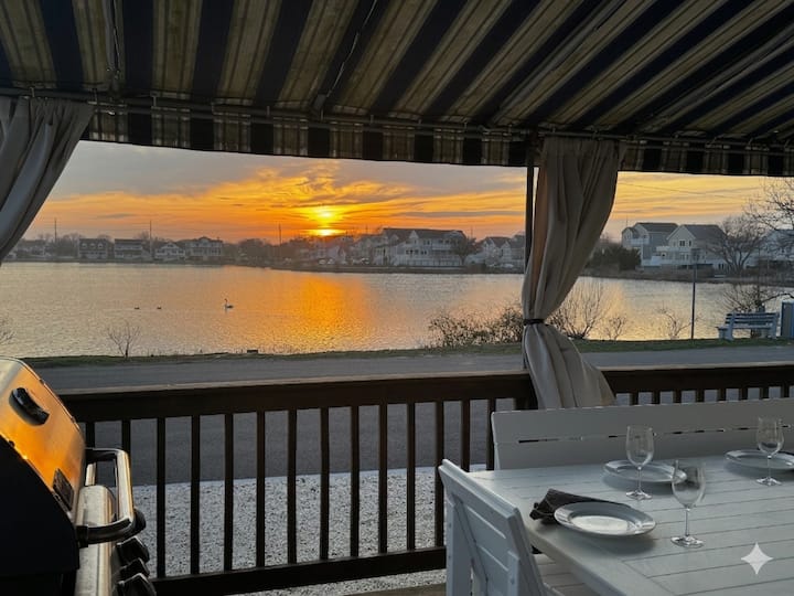 Lakefront Retreat Steps To Beach - Point Pleasant, NJ