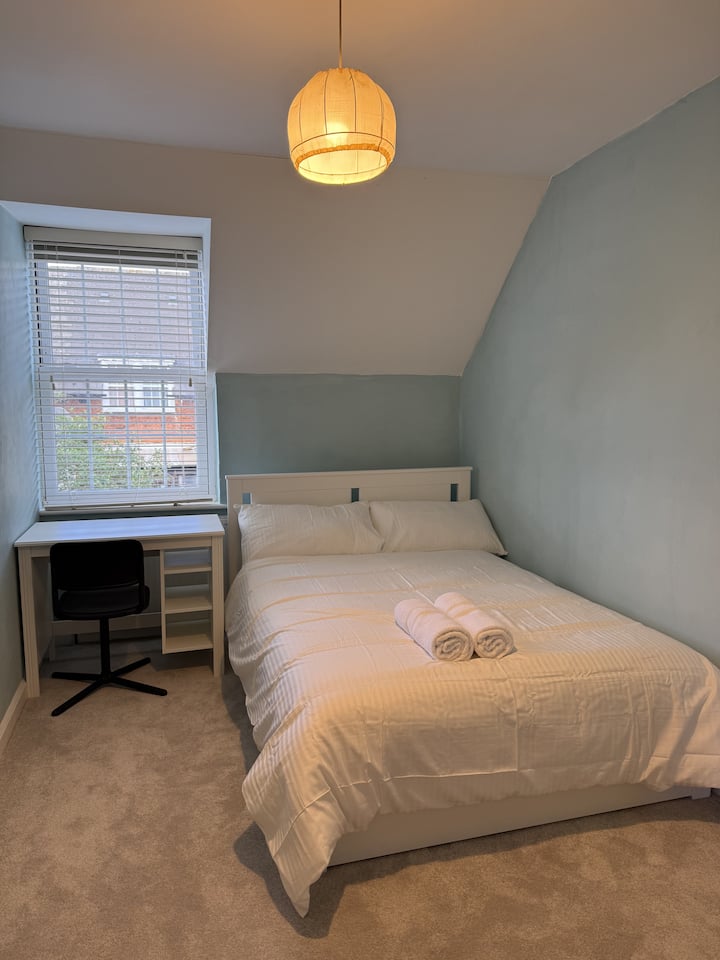 Bright Modern Room | 20 Minutes To Central London - London, UK