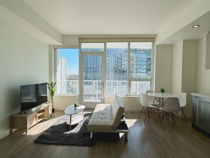 Studio Unit With Great Sunshine - Los Angeles, CA