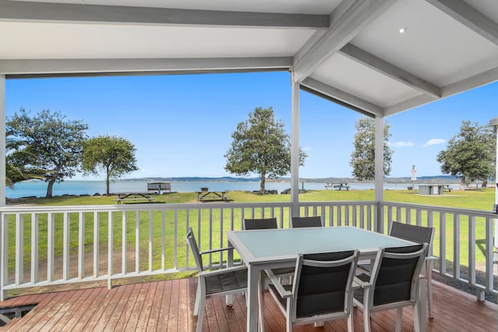 2 Bedroom Deluxe Beachfront Villa - Eden