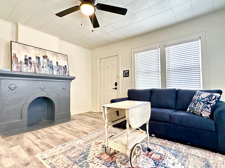 1br Apartment: Laundry, Full Kitchen, Sleeper Sofa - Uptown Oklahoma City - Oklahoma City