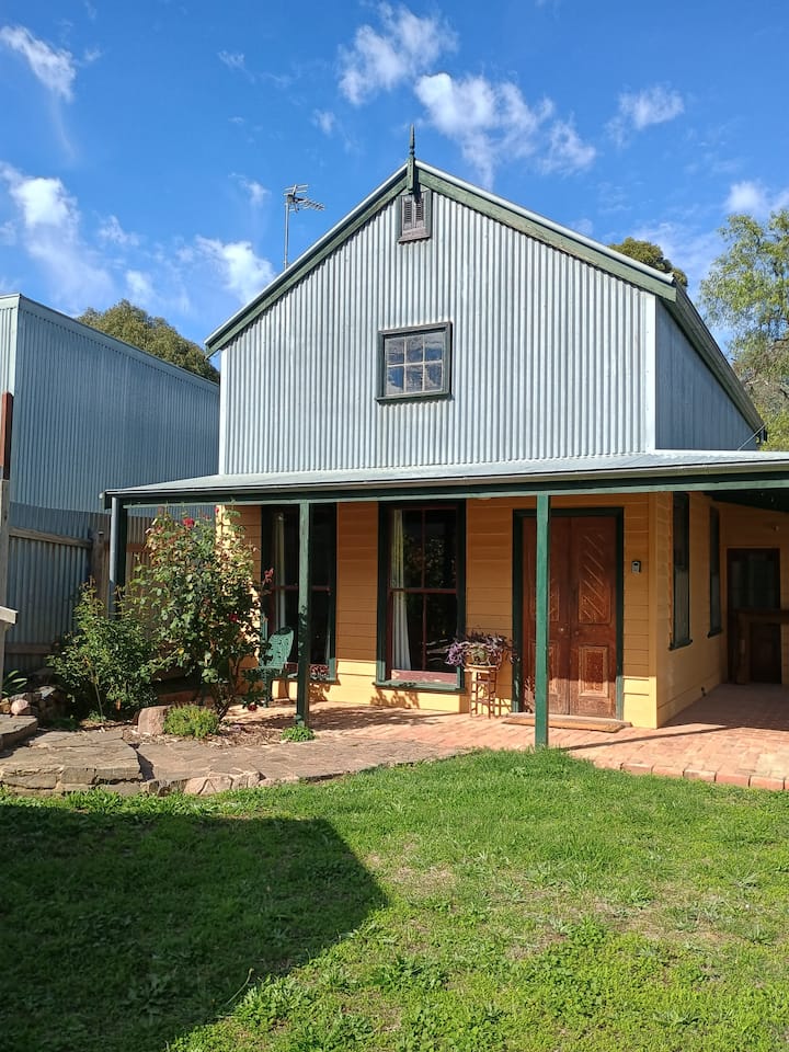 Beehive Cottage - Maldon