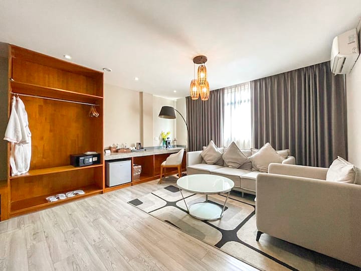 He- Hotel Style Suite Room | Clean & Luxurious - Phnom Penh