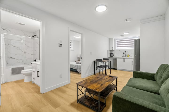 Cozy New Suite | Near Mall | Own Entrance - Edmonton