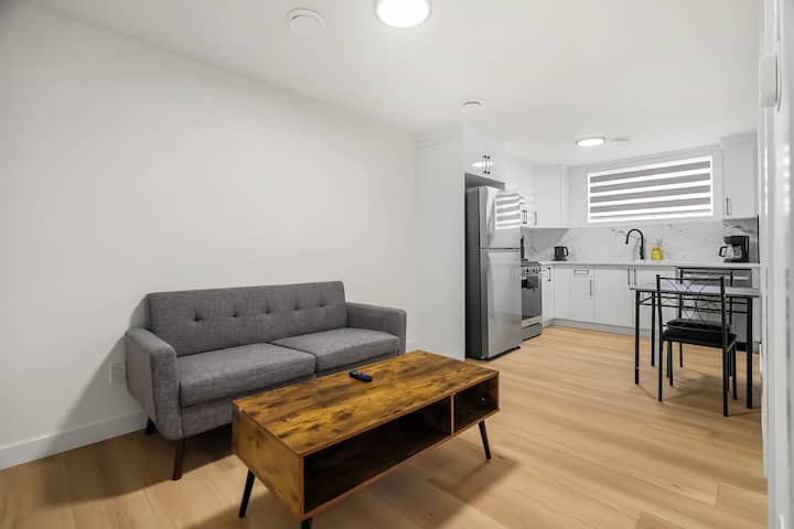Fresh Basement Apt | West Yeg | Pet Ok - Edmonton