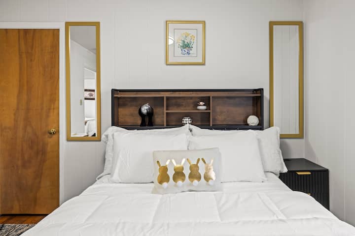 Relaxing 4br Home Perfect For Families & Workstays - Mount Zion, IL