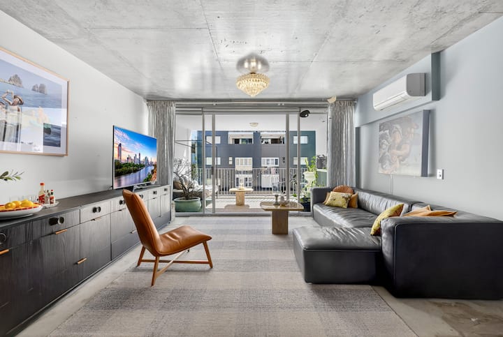 Spacious And Stylish 1 Bed Apartment With Balcony - Brisbane